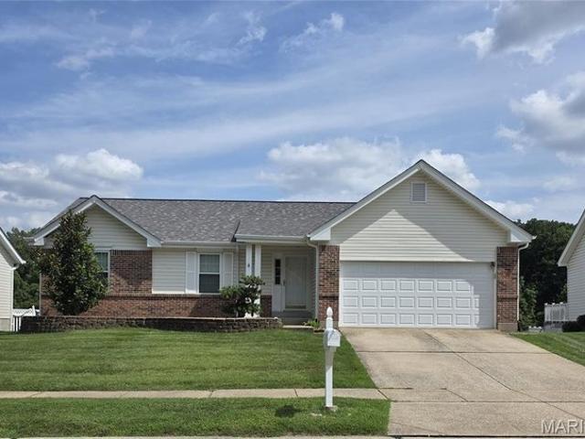 638 Oak Springs Trail Dr, Ballwin, MO 63021