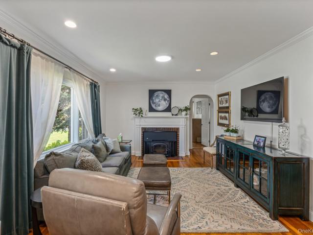 638 Lakeview Avenue
