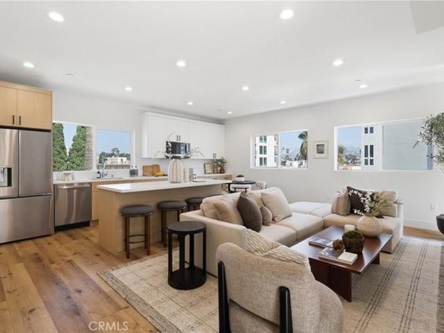638 N Ardmore Ave, Los Angeles, CA 90004