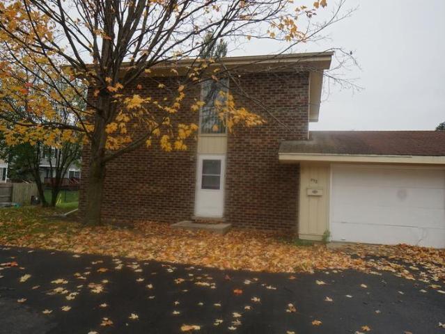 638 St Johns Road, Woodstock, IL 60098