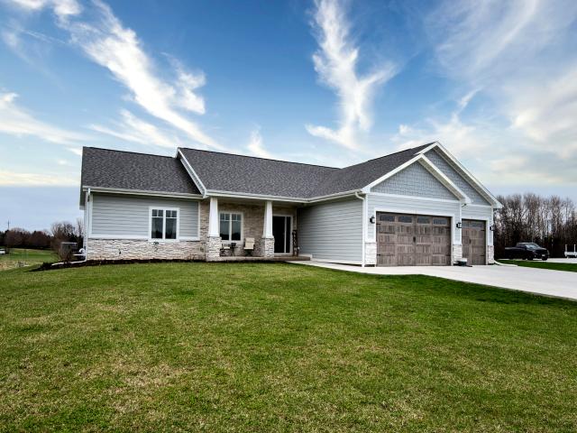 638 Red Oak Dr