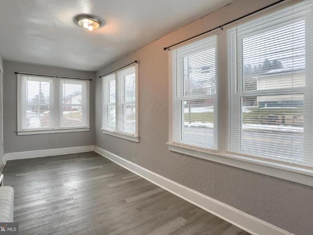 638 W Market Street