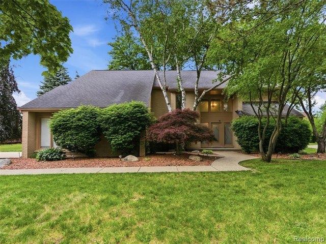 6394 Rose Blvd, West Bloomfield Township, MI 48322