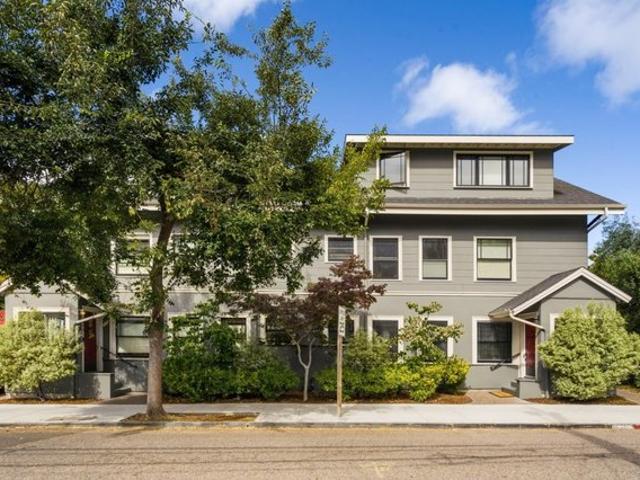 6395 Hillegass Ave, Oakland, CA 94618
