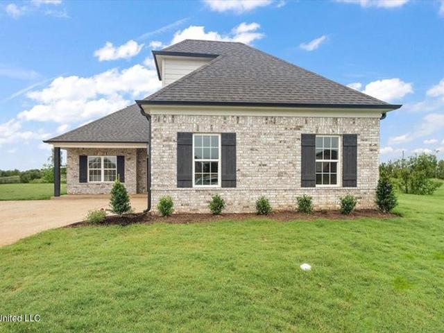 6396 River Ln, Walls, MS 38680