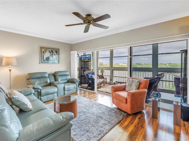 6399 Shoreline Dr, Unit 4201, St. Petersburg, FL 33708 | MLS #TB8405 | Compass