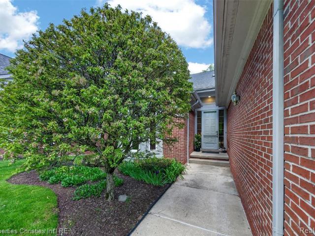 6390 Country Shire Lane