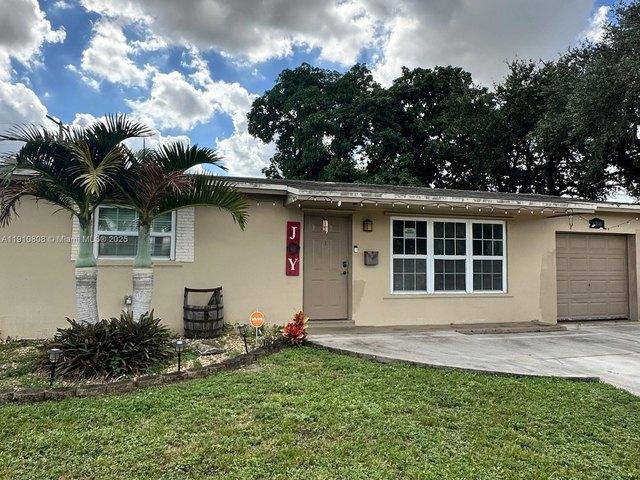 6390 Harding St, Hollywood, FL 33024