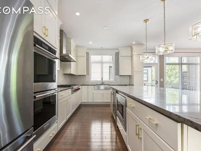 6391 Melissa St, Pittsburgh, PA