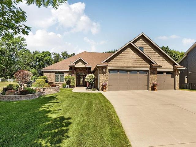 639 18th St NW, Sauk Rapids, MN 56379
