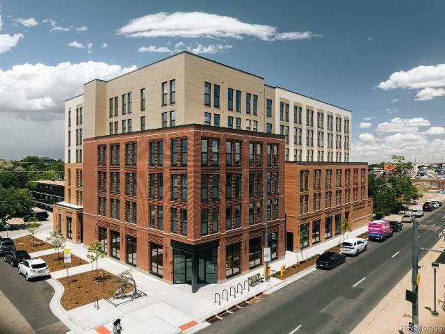 639 29th St # 200