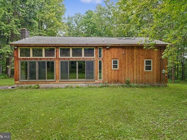 639 Glenwood Rd, Hop Bottom, PA 18824