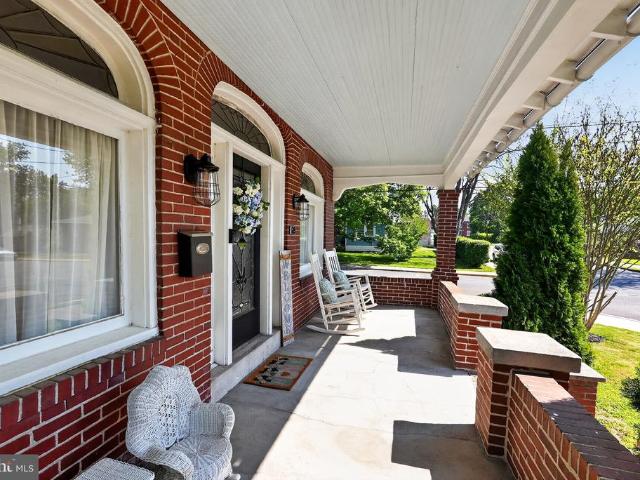 639 E Vine Street