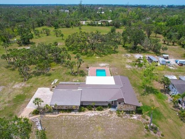 639 E Dearborn St, Englewood, FL 34223