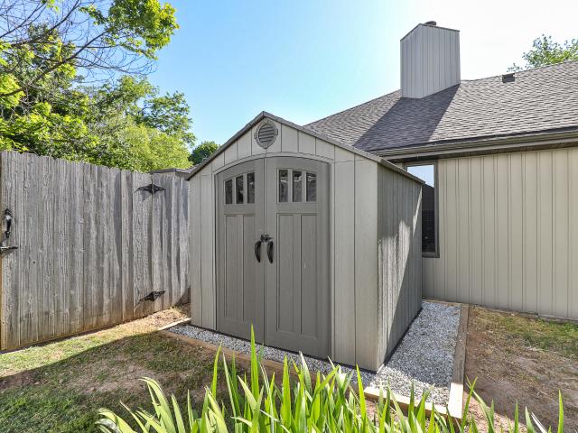 639 E Mcarthur Drive