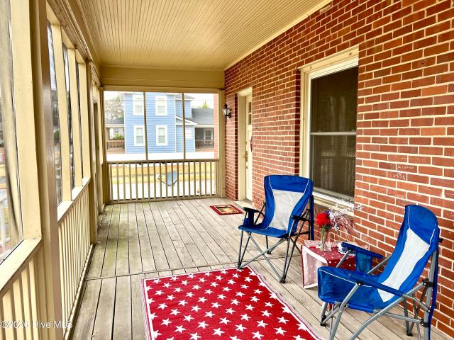 639 E Main Street