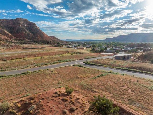 639 E Rainmaker Rd, Kanab, UT 84741