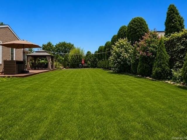639 Elmwood Rd, West Babylon, NY 11704