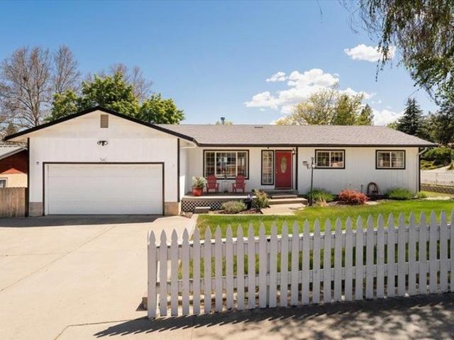 639 Evergreen Ln, Yreka, CA 96097