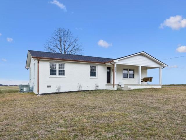 639 Four Seasons Rd, Smithville, TN 37166