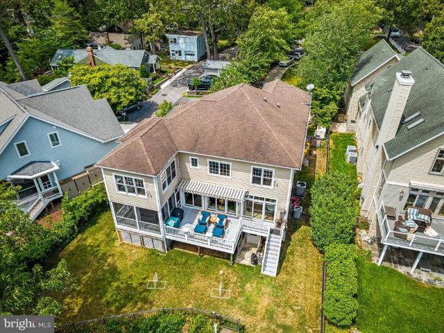 639 Honeysuckle Lane