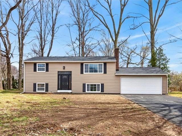639 Ironwood Cir, Webster, NY 14580