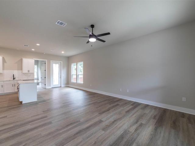 639 Magnolia Ln