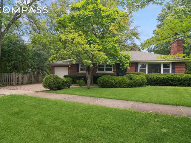 639 Melody Ln, Highland Park, IL