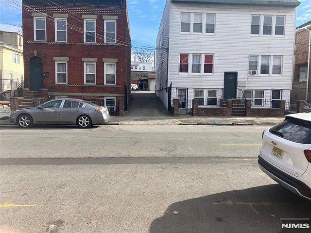 639 N 8th St, Newark, NJ 07107