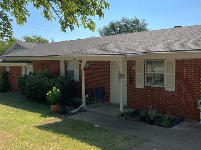 639 NW Renfro Street