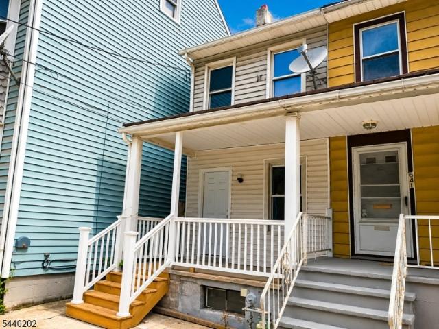 639 S Main St