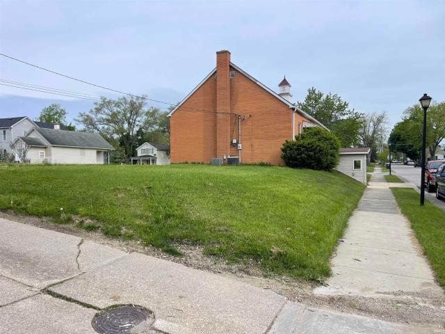 639 Putnam Street