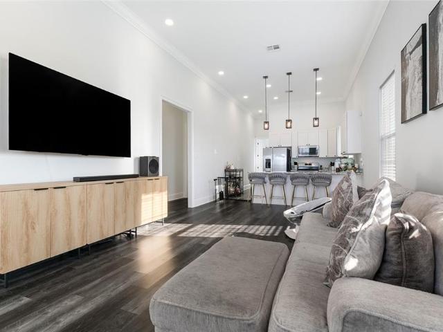 639 Richard Street