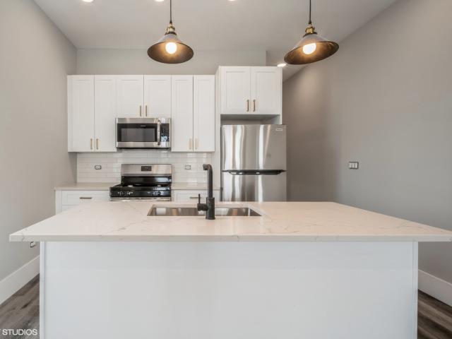 639 W 18th Street # 2F