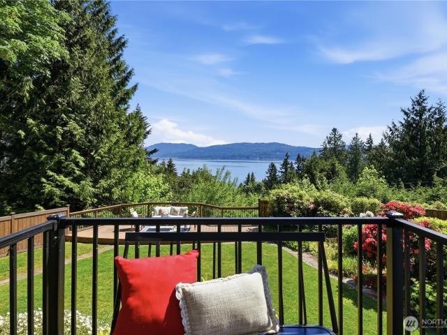 639 W Lake Sammamish Parkway NE