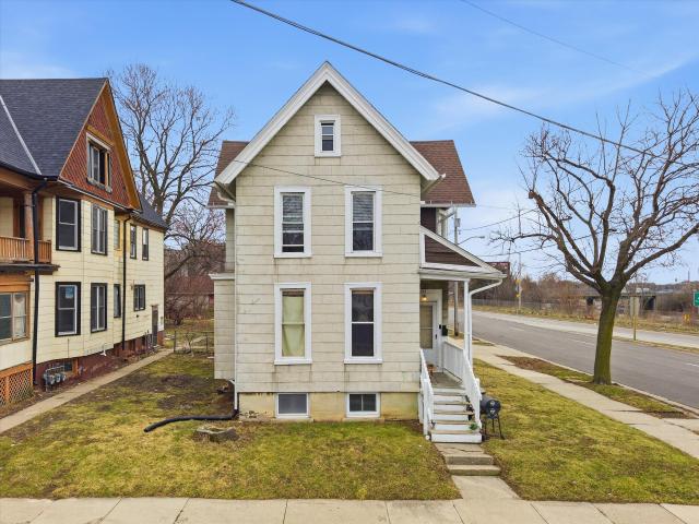 639 W Meinecke Ave, Milwaukee, WI 53212 | Compass