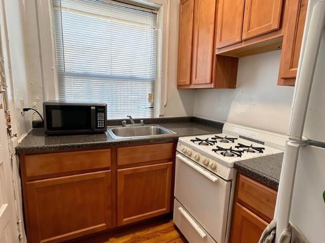 639 w roscoe street # s2