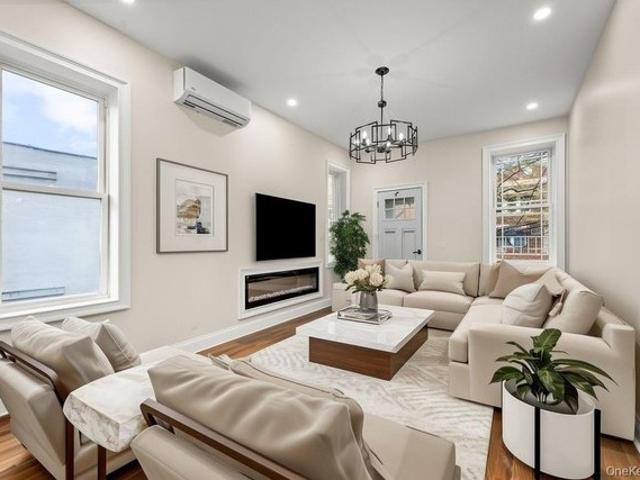 639 Watkins St, Brooklyn, NY 11212