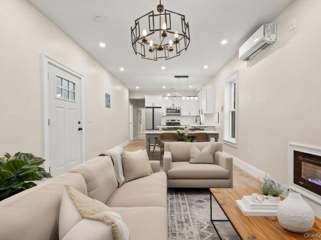 639 Watkins Street | Compass