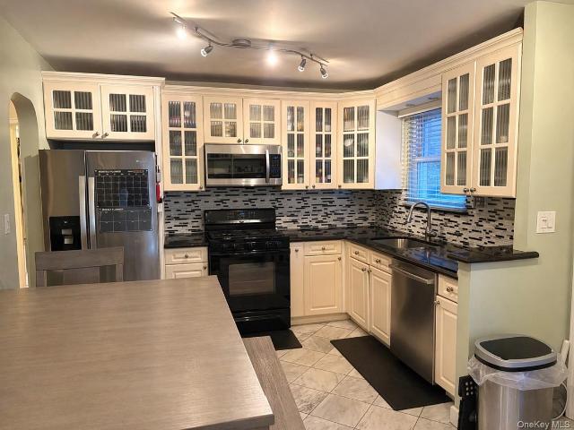 67 48 th Street | Compass