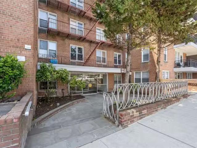 67 50 THORNTON PL # 6G, FOREST HILLS, NY 11375 Single Family R.