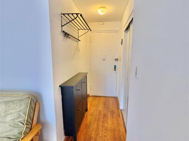 67 50 Thornton Pl 2U
