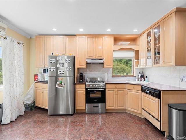 67 01 Eliot Ave, Middle Village, NY 11379