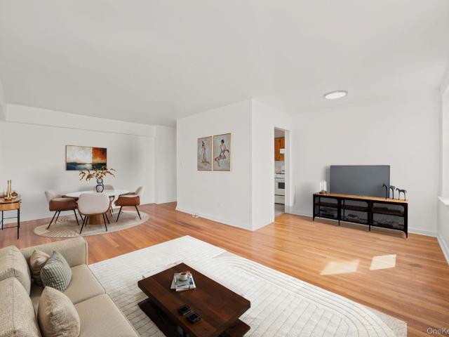 67 07 Yellowstone Boulevard 6F