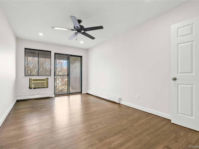 67 07 Selfridge Street 3rd Floor
