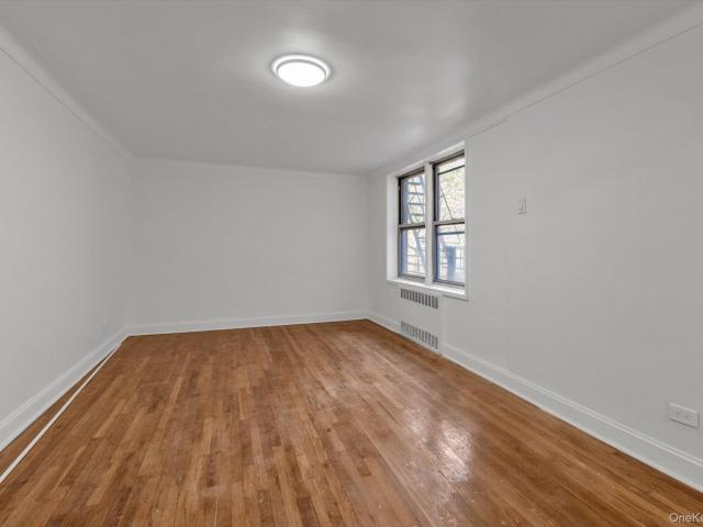 67 12 Yellowstone Boulevard, Unit B21
