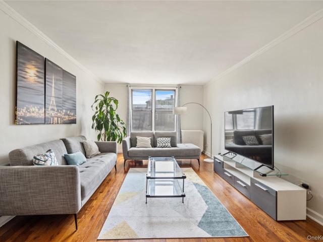67 30 Dartmouth Street 2H