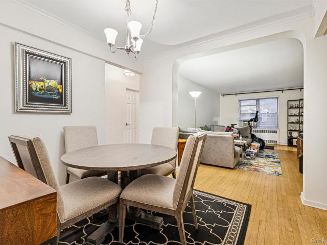 67 38 th Street D21