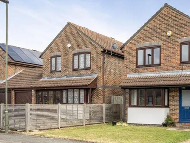 67 Turners Meadow Way, London, BR3 4TG, United Kingdom | 4 bed house for rent #168072166 | Rentberry