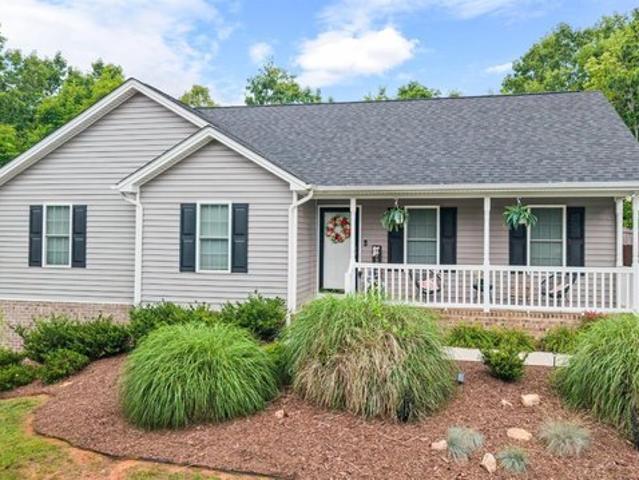 67 Valleyview Dr, Madison Heights, VA 24572
